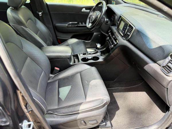 Black Kia Sportage 2017 in Kaunas, with an engine capacity of 1.69 L and mileage of 274 thousand km for 10200 €, photo 10 on AUTOMOTO.COM.LV