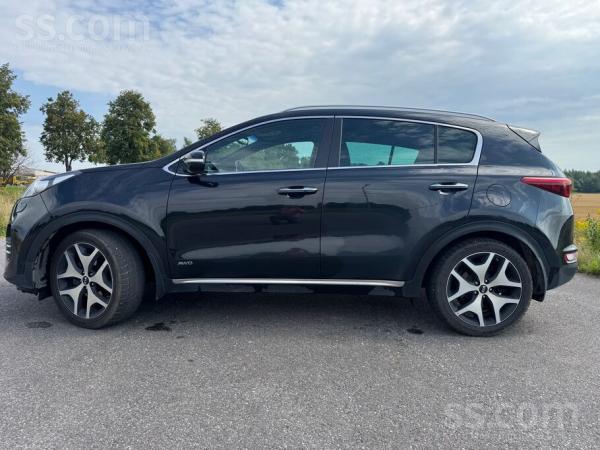 Black Kia Sportage 2017 in Riga, with an engine capacity of 2.00 L and mileage of 208 thousand km for 12500 €, photo 2 on AUTOMOTO.COM.LV