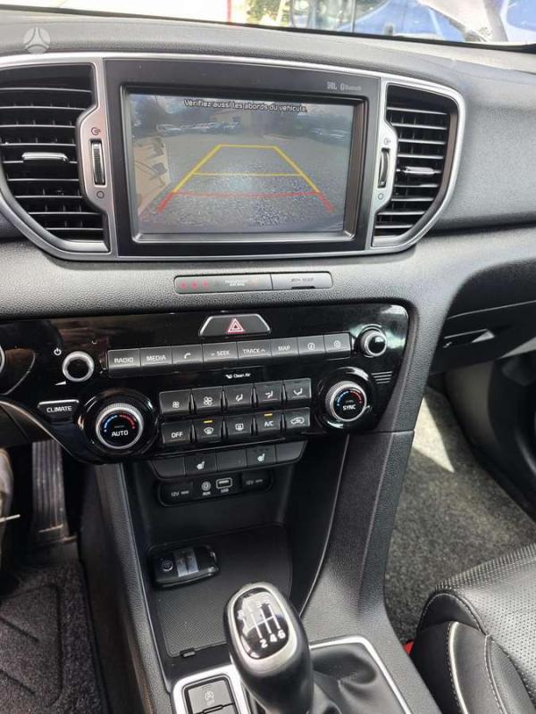 Kia Sportage 2017 in Taurage on AUTOMOTO.COM.LV Black Kia Sportage 2017 in Taurage, with an engine capacity of 1.69 L and mileage of 165 thousand km for 9400 €, photo 8 on AUTOMOTO.COM.LV