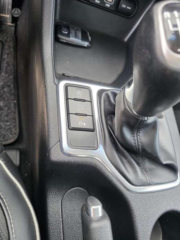 Kia Sportage 2017 in Taurage on AUTOMOTO.COM.LV Black Kia Sportage 2017 in Taurage, with an engine capacity of 1.69 L and mileage of 165 thousand km for 9400 €, photo 10 on AUTOMOTO.COM.LV