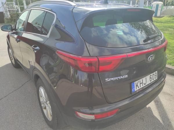 Black Kia Sportage 2018 in Vilnius, with an engine capacity of 1.70 L and mileage of 135 thousand km for 11700 €, photo 3 on AUTOMOTO.COM.LV