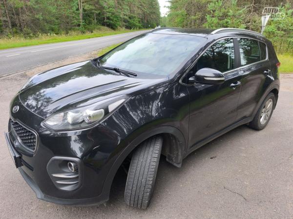 Black Kia Sportage 2018 in Vilnius, with an engine capacity of 1.70 L and mileage of 135 thousand km for 11700 €, photo 9 on AUTOMOTO.COM.LV