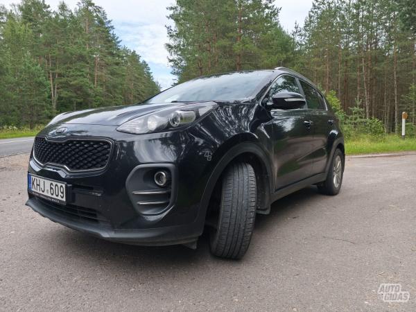 Black Kia Sportage 2018 in Vilnius, with an engine capacity of 1.70 L and mileage of 135 thousand km for 11700 €, photo 10 on AUTOMOTO.COM.LV