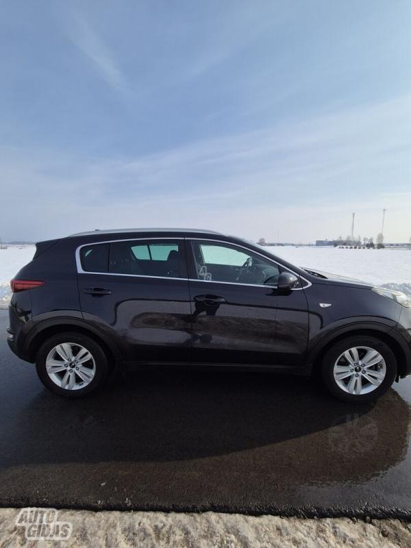 Black Kia Sportage 2018 in Panevezys, with an engine capacity of 1.70 L and mileage of 170 thousand km for 14500 €, photo 8 on AUTOMOTO.COM.LV