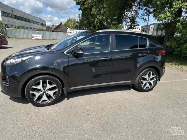 Black Kia Sportage 2018 in Kaunas, with an engine capacity of 1.70 L and mileage of 156 thousand km for 12800 €, photo 2 on AUTOMOTO.COM.LV