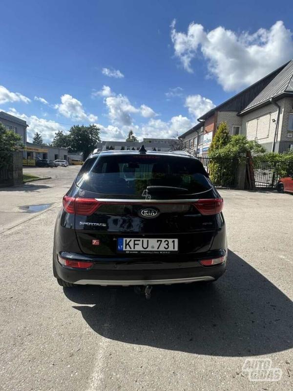 Black Kia Sportage 2018 in Kaunas, with an engine capacity of 1.70 L and mileage of 156 thousand km for 12800 €, photo 5 on AUTOMOTO.COM.LV