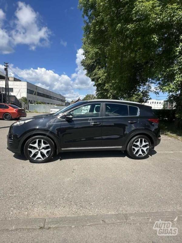 Black Kia Sportage 2018 in Kaunas, with an engine capacity of 1.70 L and mileage of 156 thousand km for 12800 €, photo 8 on AUTOMOTO.COM.LV