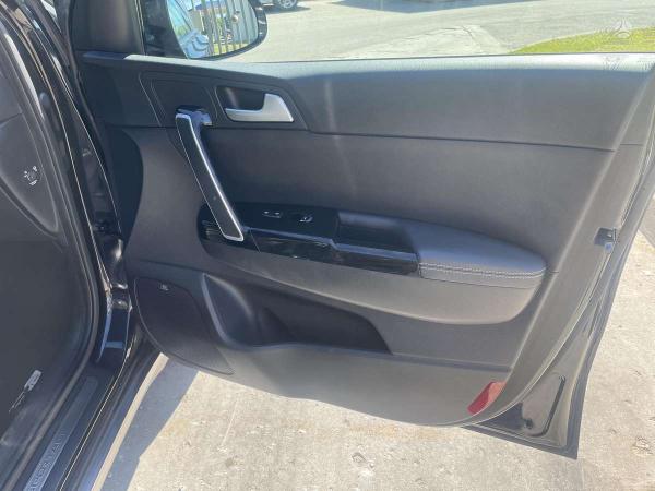 Melns Kia Sportage 2018 Viļņa, ar dzinēja tilpumu 1.69 L un nobraukumu 160 tūkst. km par 14000 €, foto 7 vietnē AUTOMOTO.COM.LV