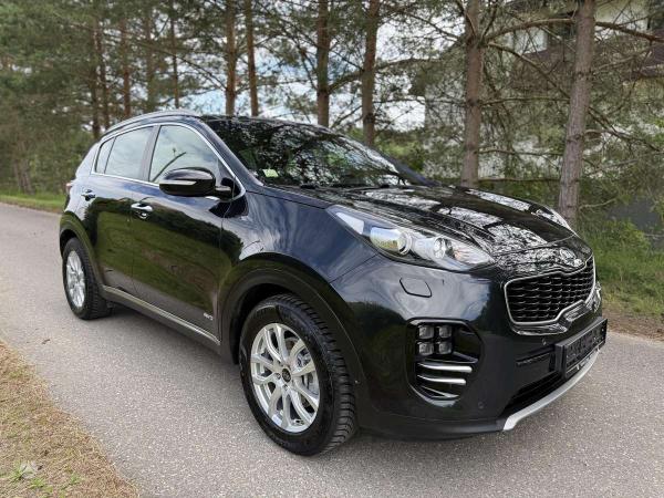 Black Kia Sportage 2018 in Utena, with an engine capacity of 2.00 L and mileage of 126 thousand km for 15500 €, photo 3 on AUTOMOTO.COM.LV