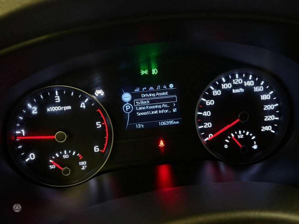 Black Kia Sportage 2018 in Marijampole, with an engine capacity of 1.69 L and mileage of 106 thousand km for 14999 €, photo 5 on AUTOMOTO.COM.LV