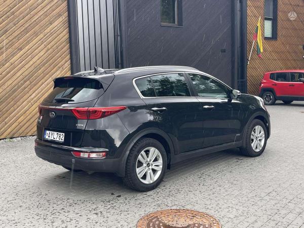 Black Kia Sportage 2018 in Vilnius, with an engine capacity of 2.00 L and mileage of 198 thousand km for 10700 €, photo 7 on AUTOMOTO.COM.LV