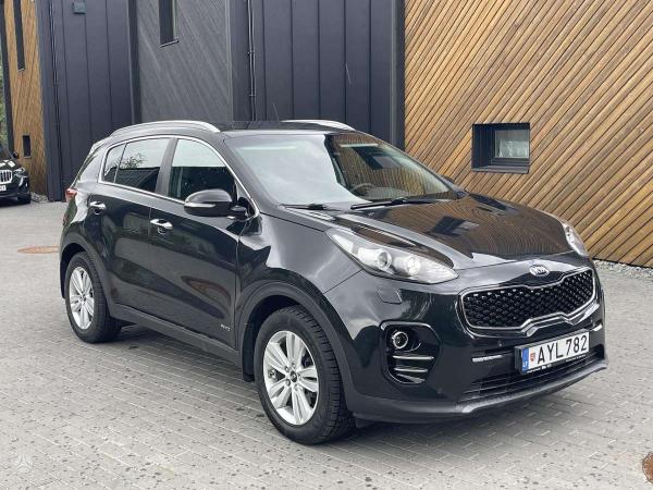 Black Kia Sportage 2018 in Vilnius, with an engine capacity of 2.00 L and mileage of 198 thousand km for 10700 €, photo 8 on AUTOMOTO.COM.LV