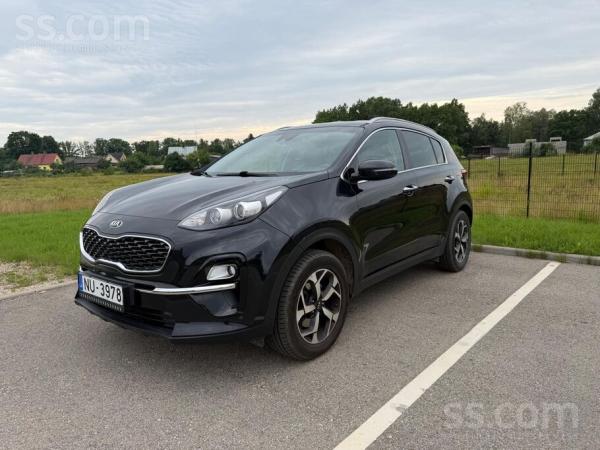 Black Kia Sportage 2018 in Valmiera, with an engine capacity of 1.60 L and mileage of 174 thousand km for 13900 €, photo 4 on AUTOMOTO.COM.LV