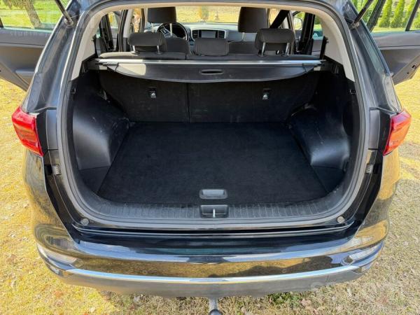 Black Kia Sportage 2018 in Valmiera, with an engine capacity of 1.60 L and mileage of 174 thousand km for 13900 €, photo 7 on AUTOMOTO.COM.LV