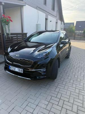 Black Kia Sportage 2018 in Gargzdai, with an engine capacity of 1.59 L and mileage of 27 thousand km for 17900 €, photo  on AUTOMOTO.COM.LV