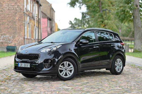 Kia Sportage 2018 Jelgava vietnē Melns Kia Sportage 2018 Jelgava, ar dzinēja tilpumu 1.70 L un nobraukumu 242 tūkst. km par 10190 €, foto 1 vietnē AUTOMOTO.COM.LV