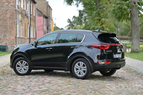 Kia Sportage 2018 Jelgava vietnē Melns Kia Sportage 2018 Jelgava, ar dzinēja tilpumu 1.70 L un nobraukumu 242 tūkst. km par 10190 €, foto 5 vietnē AUTOMOTO.COM.LV