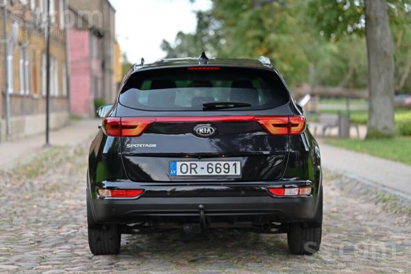 Kia Sportage 2018 Jelgava vietnē Melns Kia Sportage 2018 Jelgava, ar dzinēja tilpumu 1.70 L un nobraukumu 242 tūkst. km par 10190 €, foto 7 vietnē AUTOMOTO.COM.LV