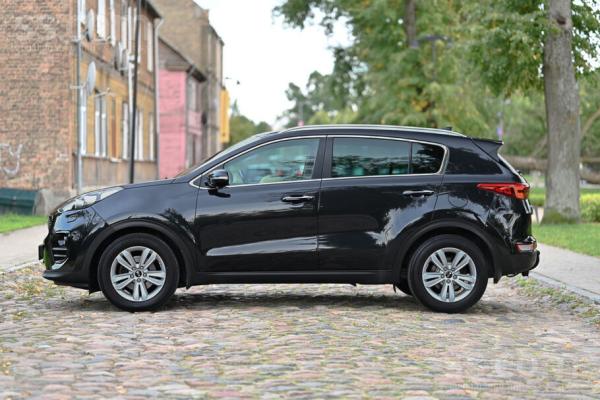 Kia Sportage 2018 Jelgava vietnē Melns Kia Sportage 2018 Jelgava, ar dzinēja tilpumu 1.70 L un nobraukumu 242 tūkst. km par 10190 €, foto 8 vietnē AUTOMOTO.COM.LV