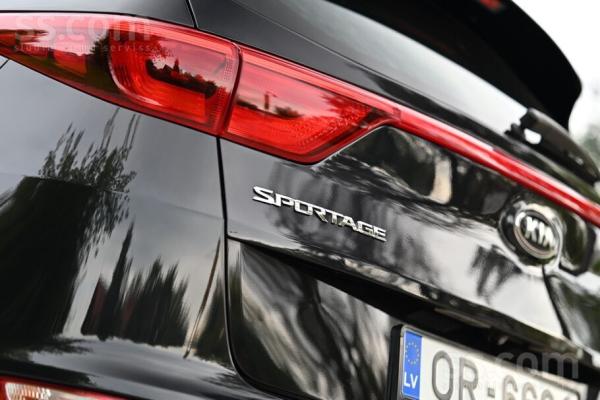 Kia Sportage 2018 Jelgava vietnē Melns Kia Sportage 2018 Jelgava, ar dzinēja tilpumu 1.70 L un nobraukumu 242 tūkst. km par 10190 €, foto 9 vietnē AUTOMOTO.COM.LV