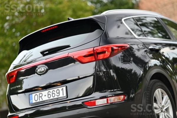 Kia Sportage 2018 Jelgava vietnē Melns Kia Sportage 2018 Jelgava, ar dzinēja tilpumu 1.70 L un nobraukumu 242 tūkst. km par 10190 €, foto 10 vietnē AUTOMOTO.COM.LV