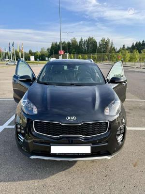Black Kia Sportage 2018 in Vilnius, with an engine capacity of 2.00 L and mileage of 136 thousand km for 14000 €, photo 1 on AUTOMOTO.COM.LV