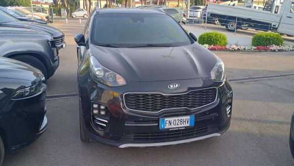 Black Kia Sportage 2018 in Siauliai, with an engine capacity of 1.69 L and mileage of 238 thousand km for 9500 €, photo 1 on AUTOMOTO.COM.LV