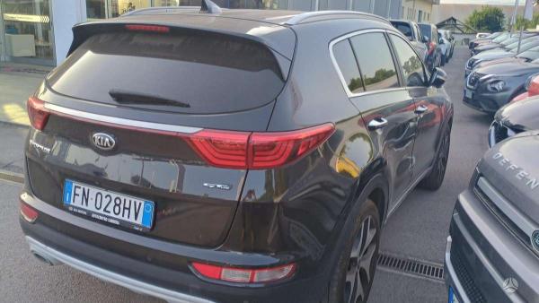 Black Kia Sportage 2018 in Siauliai, with an engine capacity of 1.69 L and mileage of 238 thousand km for 9500 €, photo 5 on AUTOMOTO.COM.LV