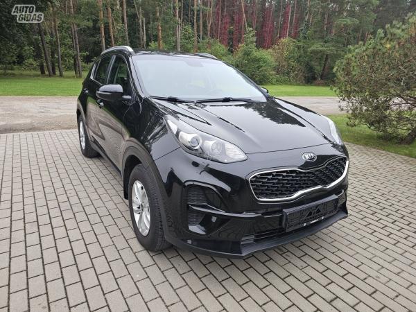 Black Kia Sportage 2018 in Ukmerge, with an engine capacity of 1.60 L and mileage of 226 thousand km for 9700 €, photo 3 on AUTOMOTO.COM.LV