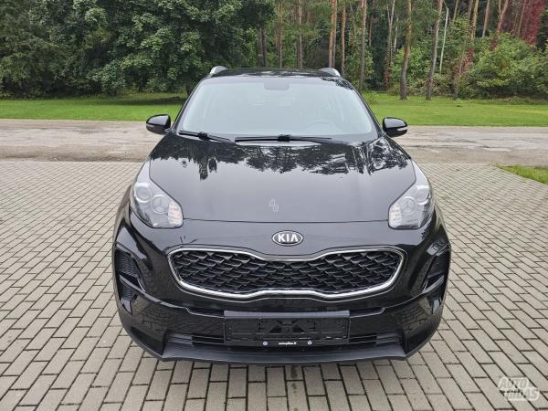 Black Kia Sportage 2018 in Ukmerge, with an engine capacity of 1.60 L and mileage of 226 thousand km for 9700 €, photo 4 on AUTOMOTO.COM.LV