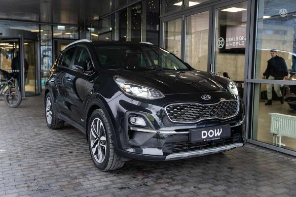 Black Kia Sportage 2019 in Vilnius, with an engine capacity of 1.60 L and mileage of 93 thousand km for 16990 €, photo 1 on AUTOMOTO.COM.LV