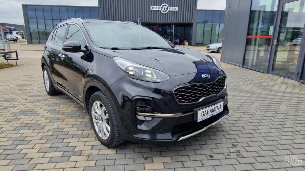Black Kia Sportage 2019 in Siauliai, with an engine capacity of 2.00 L and mileage of 237 thousand km for 14950 €, photo 1 on AUTOMOTO.COM.LV