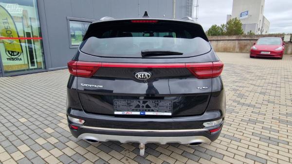 Black Kia Sportage 2019 in Siauliai, with an engine capacity of 2.00 L and mileage of 237 thousand km for 14950 €, photo 5 on AUTOMOTO.COM.LV
