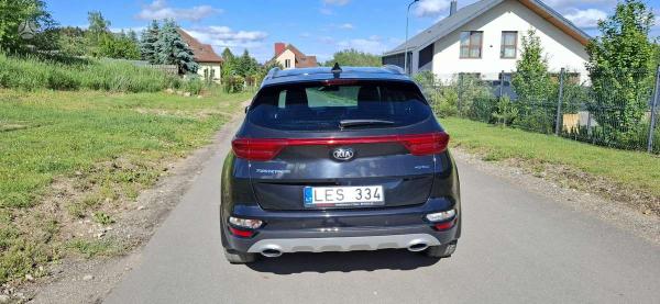 Black Kia Sportage 2019 in Vilnius, with an engine capacity of 1.60 L and mileage of 169 thousand km for 14000 €, photo 6 on AUTOMOTO.COM.LV