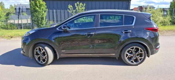 Black Kia Sportage 2019 in Vilnius, with an engine capacity of 1.60 L and mileage of 169 thousand km for 14000 €, photo 8 on AUTOMOTO.COM.LV