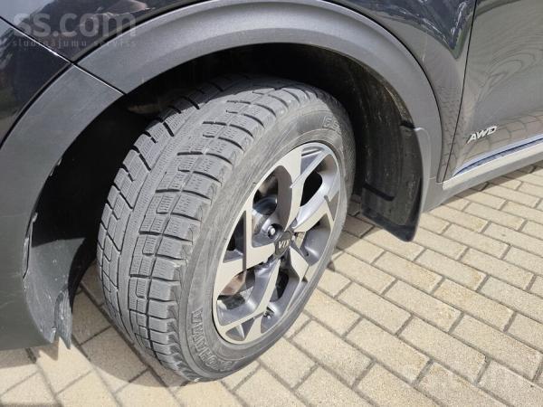Black Kia Sportage 2019 in Jekabpils, with an engine capacity of 1.60 L and mileage of 251 thousand km for 11500 €, photo 5 on AUTOMOTO.COM.LV