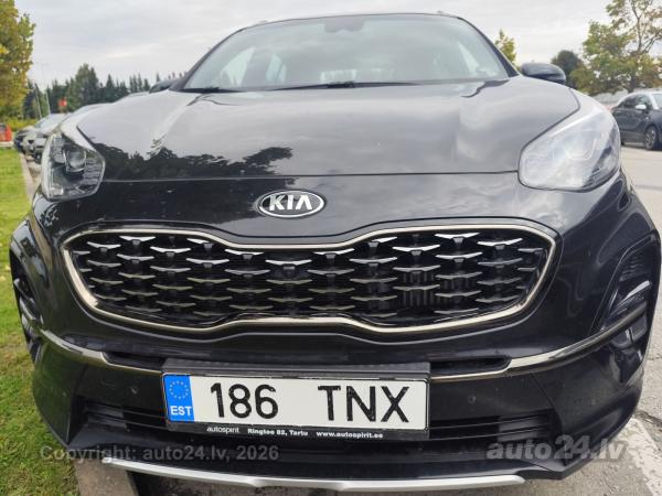 Black Kia Sportage 2019 in Tartu, with an engine capacity of 1.60 L and mileage of 195 thousand km for 13900 €, photo 10 on AUTOMOTO.COM.LV