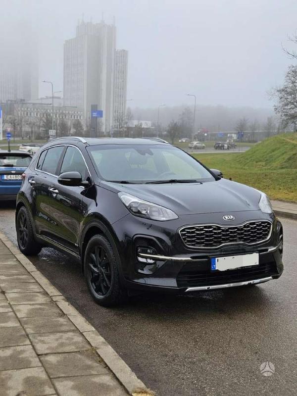 Melns Kia Sportage 2020 Viļņa, ar dzinēja tilpumu 1.59 L un nobraukumu 80 tūkst. km par 18000 €, foto 1 vietnē AUTOMOTO.COM.LV