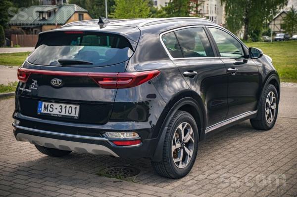 Black Kia Sportage 2020 in Riga, with an engine capacity of 1.60 L and mileage of 0 thousand km for 13990 €, photo 4 on AUTOMOTO.COM.LV