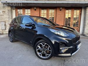 Black Kia Sportage 2020 in Tallinn, with an engine capacity of 1.60 L and mileage of 141 thousand km for 15990 €, photo  on AUTOMOTO.COM.LV