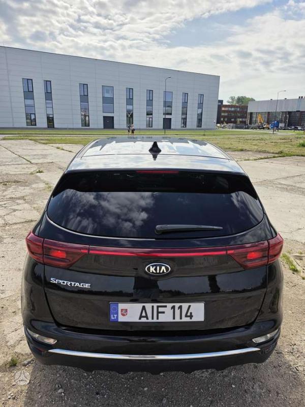 Black Kia Sportage 2020 in Kaunas, with an engine capacity of 2.40 L and mileage of 60 thousand km for 17500 €, photo 8 on AUTOMOTO.COM.LV