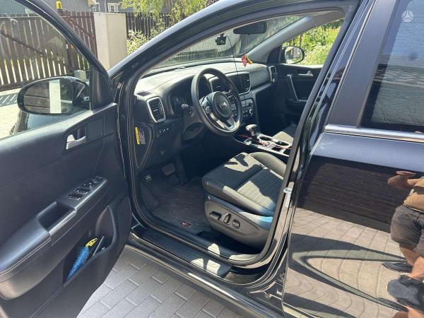 Black Kia Sportage 2020 in Vilnius, with an engine capacity of 2.36 L and mileage of 88 thousand km for 16500 €, photo 7 on AUTOMOTO.COM.LV