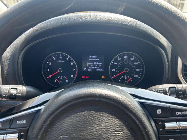 Black Kia Sportage 2020 in Vilnius, with an engine capacity of 2.36 L and mileage of 88 thousand km for 16500 €, photo 8 on AUTOMOTO.COM.LV