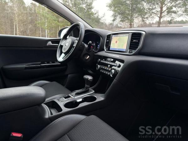 Black Kia Sportage 2021 in Jelgava, with an engine capacity of 1.60 L and mileage of 178 thousand km for 15700 €, photo 8 on AUTOMOTO.COM.LV