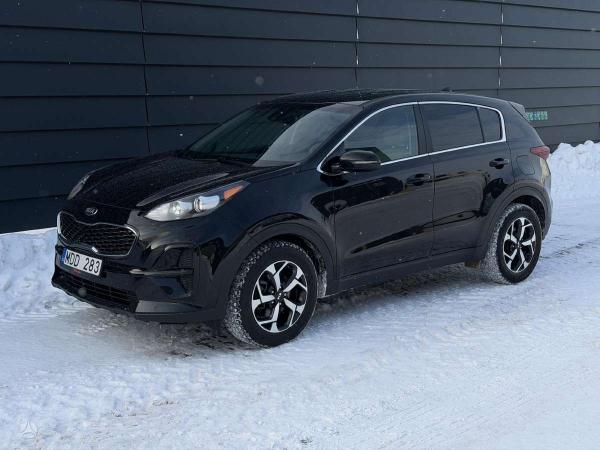 Black Kia Sportage 2021 in Vilnius, with an engine capacity of 2.36 L and mileage of 33 thousand km for 14900 €, photo 1 on AUTOMOTO.COM.LV