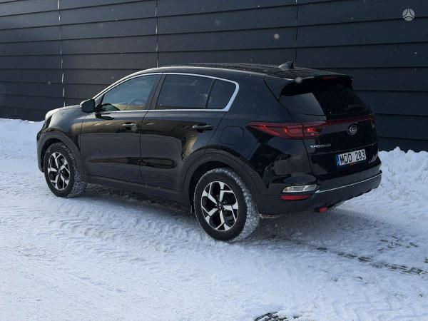 Black Kia Sportage 2021 in Vilnius, with an engine capacity of 2.36 L and mileage of 33 thousand km for 14900 €, photo 4 on AUTOMOTO.COM.LV