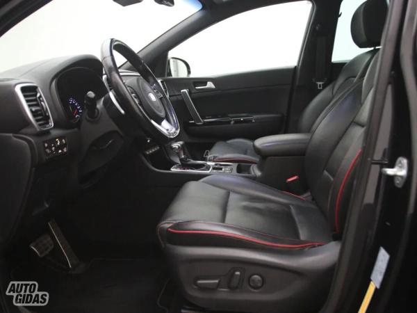 Black Kia Sportage 2021 in Vilnius, with an engine capacity of 1.60 L and mileage of 111 thousand km for 18999 €, photo 4 on AUTOMOTO.COM.LV