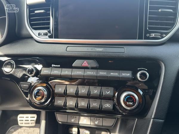 Black Kia Sportage 2021 in Vilnius, with an engine capacity of 1.60 L and mileage of 128 thousand km for 18500 €, photo 9 on AUTOMOTO.COM.LV