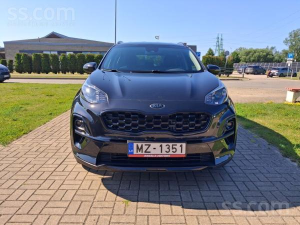 Black Kia Sportage 2021 in Liepaja, with an engine capacity of 1.60 L and mileage of 34 thousand km for 16640 €, photo 2 on AUTOMOTO.COM.LV