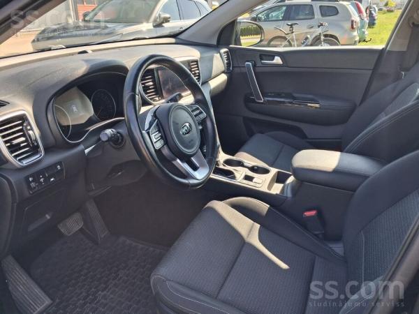 Black Kia Sportage 2021 in Liepaja, with an engine capacity of 1.60 L and mileage of 34 thousand km for 16640 €, photo 8 on AUTOMOTO.COM.LV